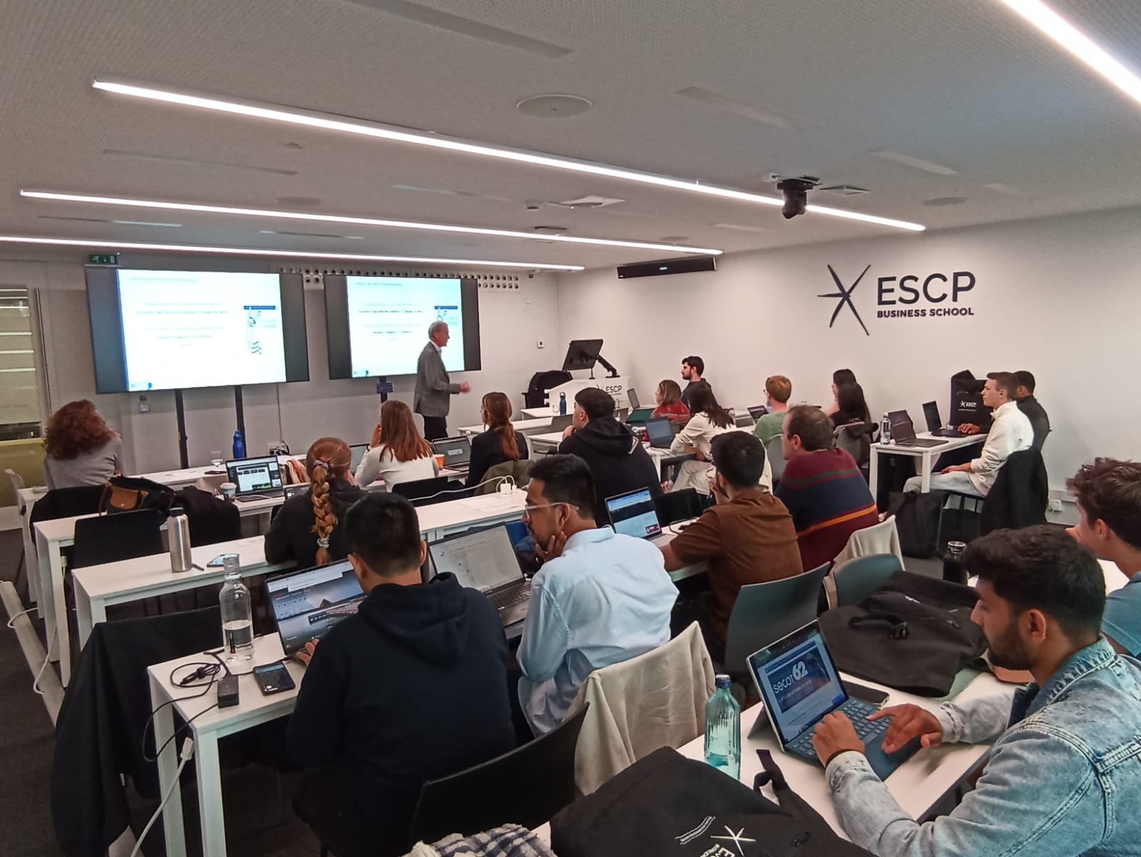 SECOT En ESCP fomentando el emprendimiento | SECOT